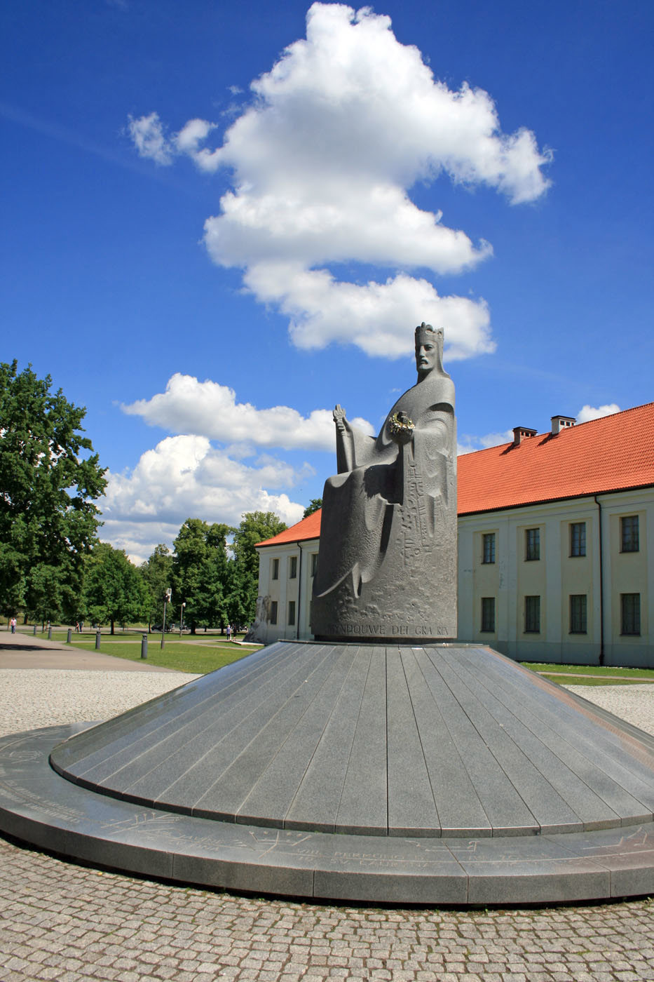Paminklas karaliui Mindaugui | pamatykLietuvoje.lt - kelionių po ...