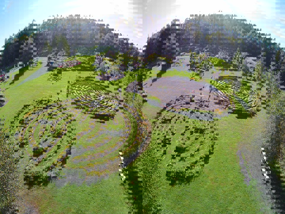 Energetinių labirintų ir geometrinių figūrų parkas | pamatykLietuvoje ...